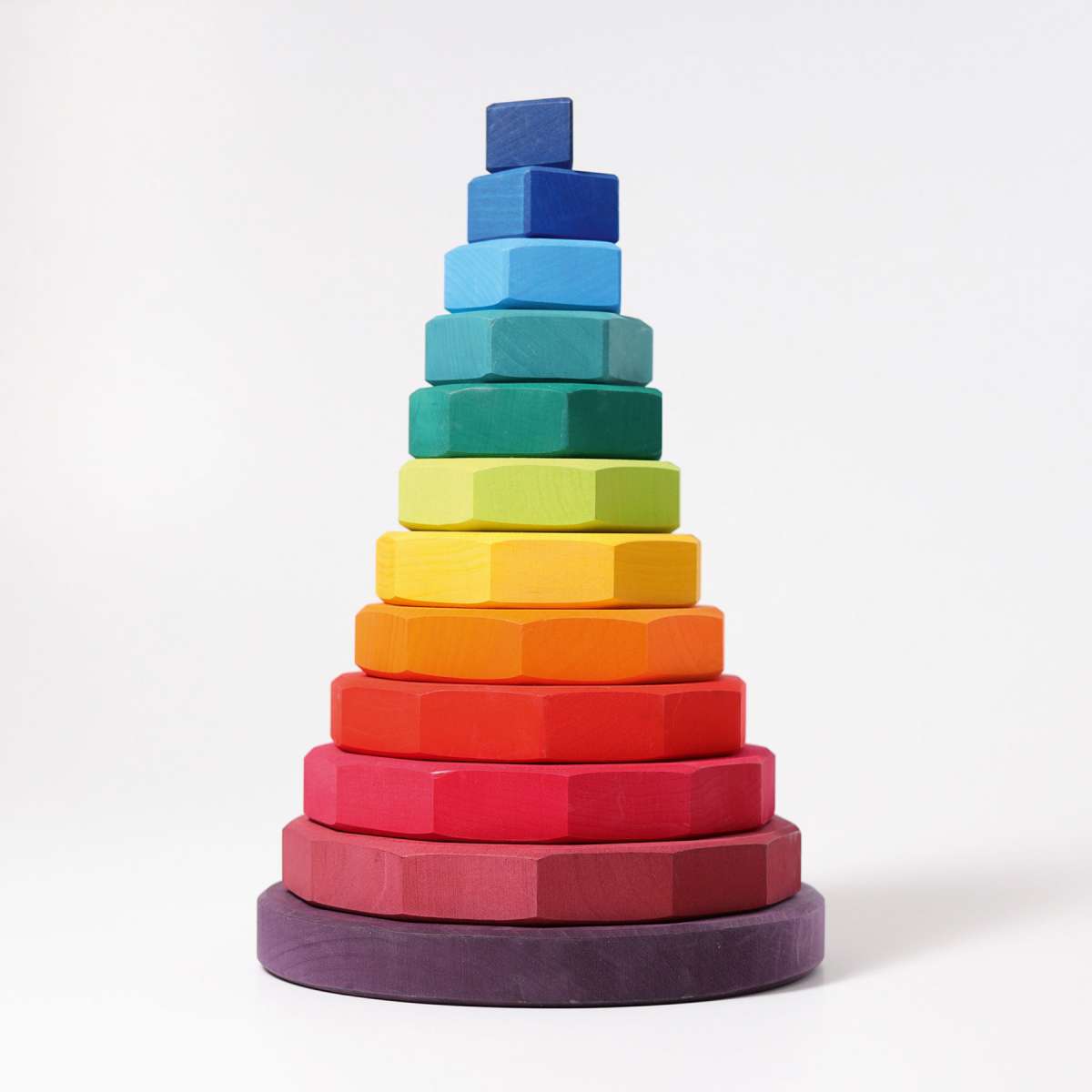 Giant Geometric Stacking Tower – Young Explorers